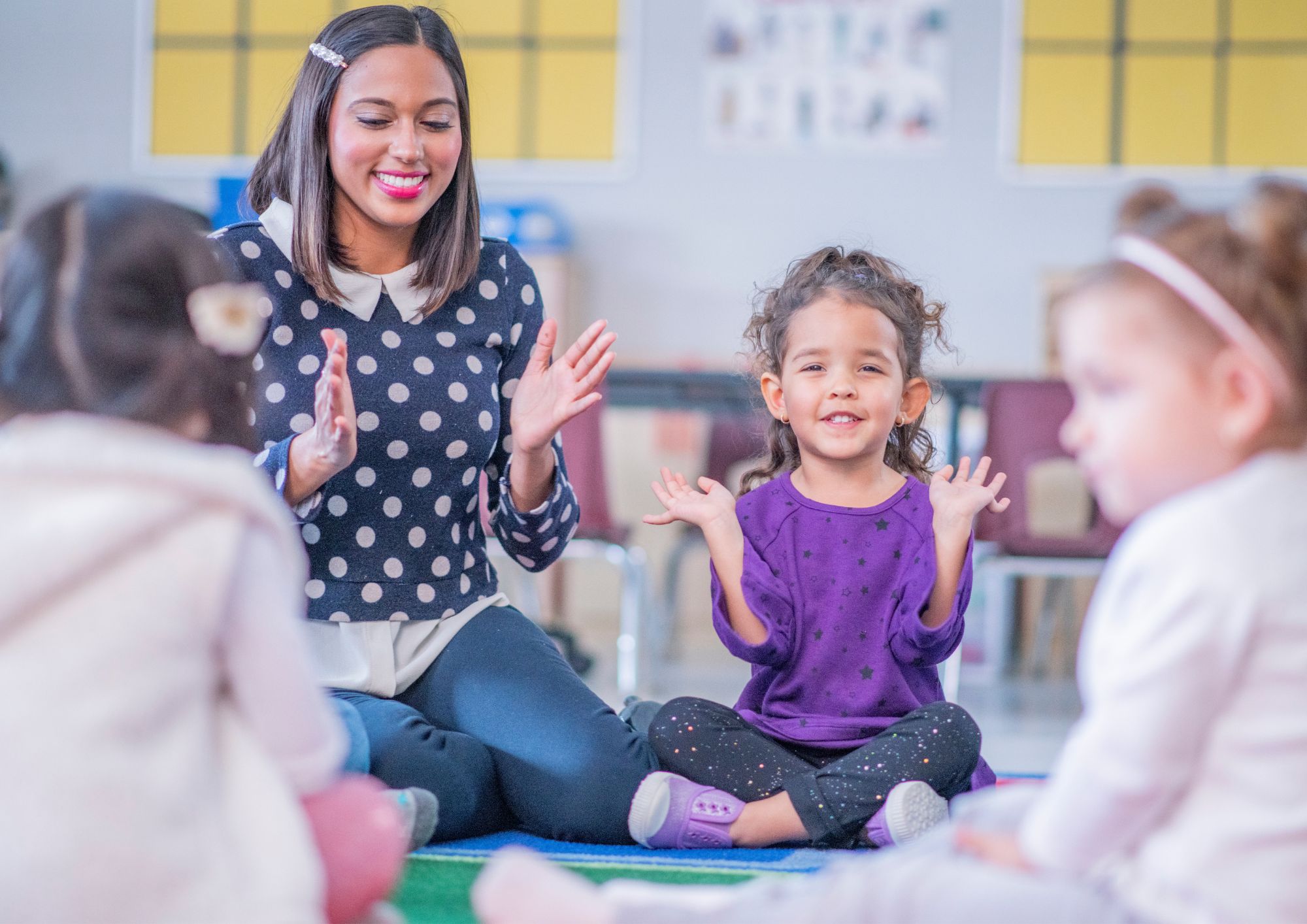 Quelles comptines et chansons pour apprendre en s’amusant ? - Hello Merlin